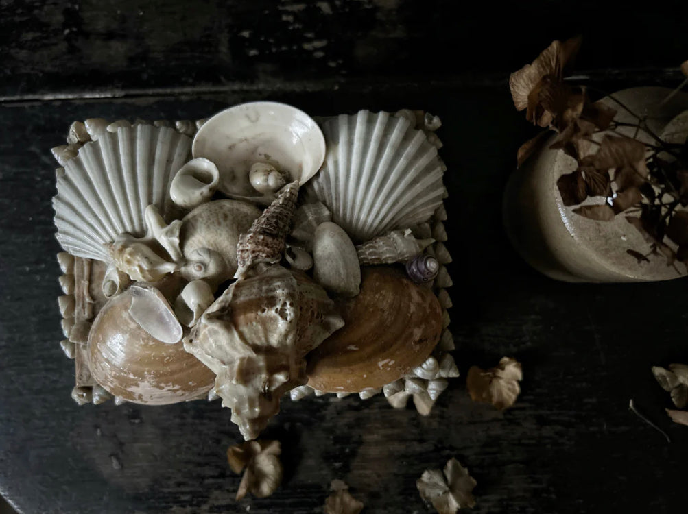 A Vintage sailors souvenir shell covered decorative wooden jewellery b ...